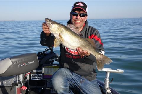 Use a Tadpole Resettable Diving Weight to Get to the Fish | Bass Pro Shops
